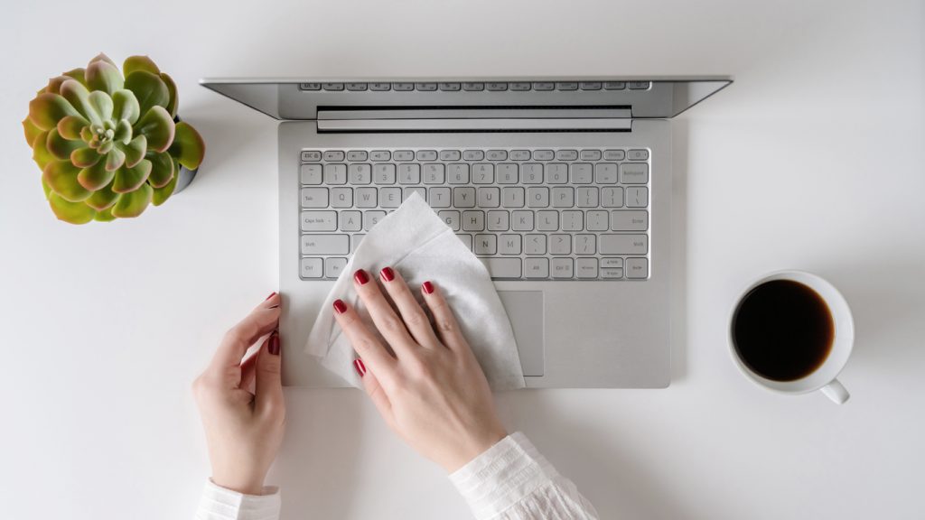 Back to The Office – Tips For Keeping Your Workspace Clean